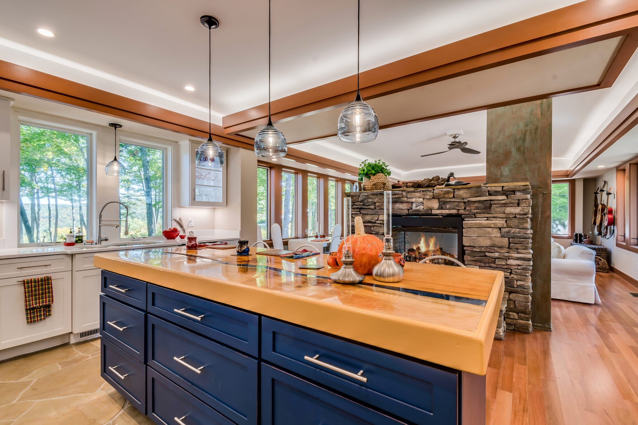 Home - Peach Electric Staging